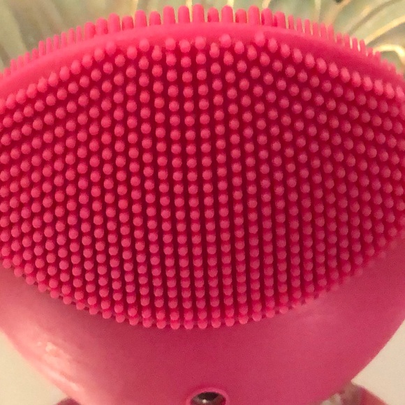 FOREO | Makeup | Foreo Luna Deluxe Face Cleansing Tool | Poshmark